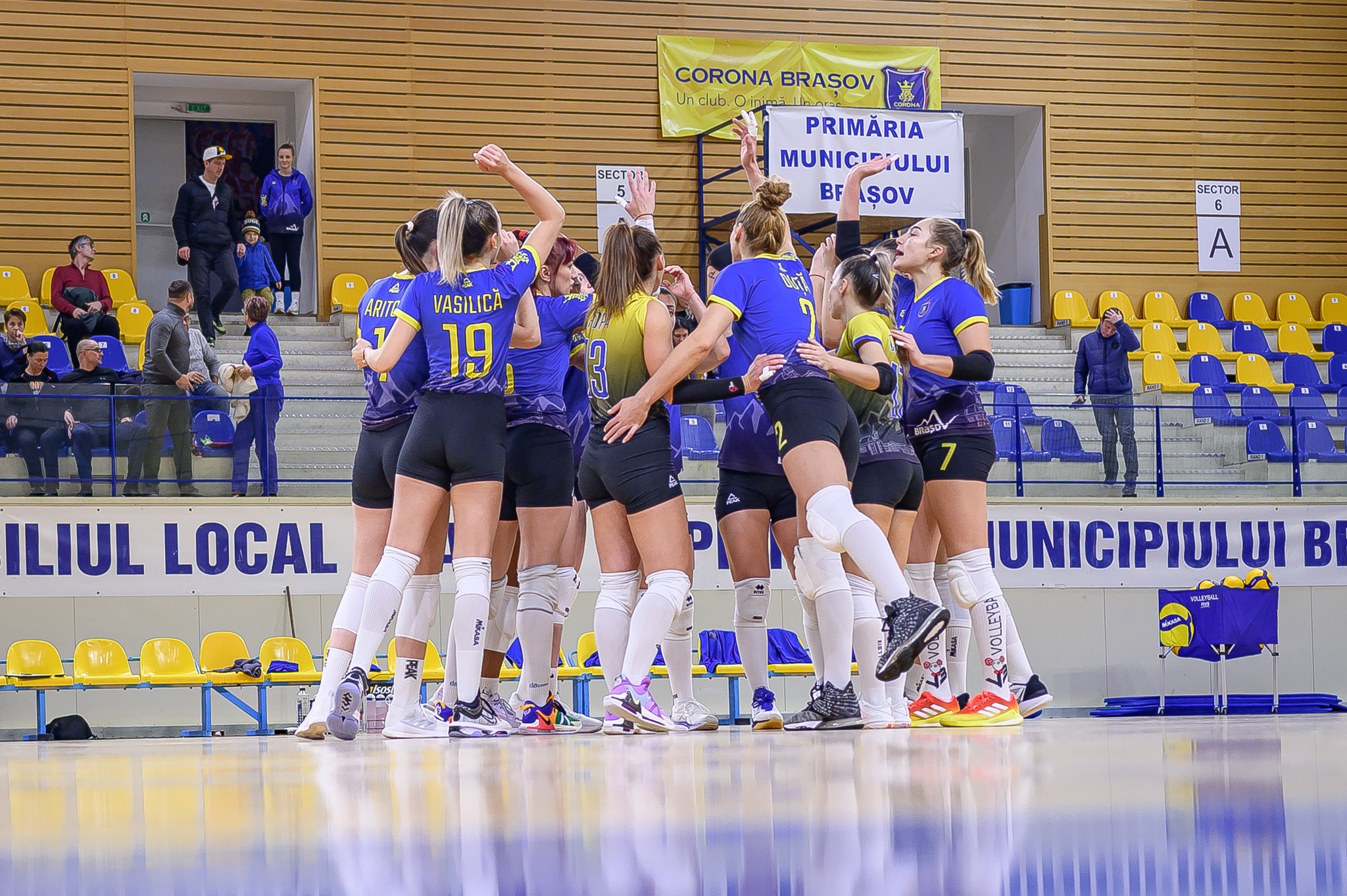 VOLEI FEMININ: FETELE NOASTRE ÎNTRE PRIMELE 8 ECHIPE DIN ROMÂNIA – CSM ...